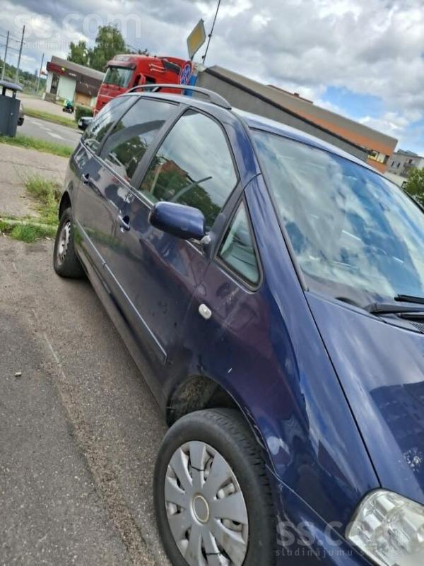 Zils Volkswagen Sharan 2001 Daugavpils, ar dzinēja tilpumu 1.90 L un nobraukumu 294 tūkst. km par 1490 €, foto 2 vietnē AUTOMOTO.COM.LV