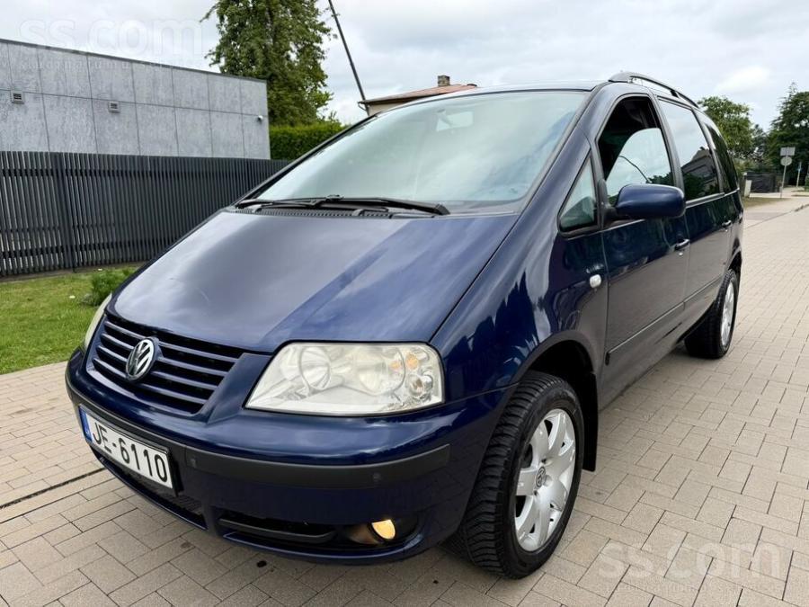Синий Фольксваген Шаран 2001 в Рига, объемом двигателя 1.90 л и пробегом 329 тыс. км за 1150 €, фото 1 на AUTOMOTO.COM.LV