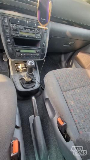 Zils Volkswagen Sharan 2001 Kauņa, ar dzinēja tilpumu 1.90 L un nobraukumu 292 tūkst. km par 1300 €, foto 9 vietnē AUTOMOTO.COM.LV