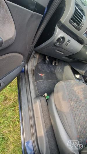 Zils Volkswagen Sharan 2001 Kauņa, ar dzinēja tilpumu 1.90 L un nobraukumu 292 tūkst. km par 1300 €, foto 12 vietnē AUTOMOTO.COM.LV