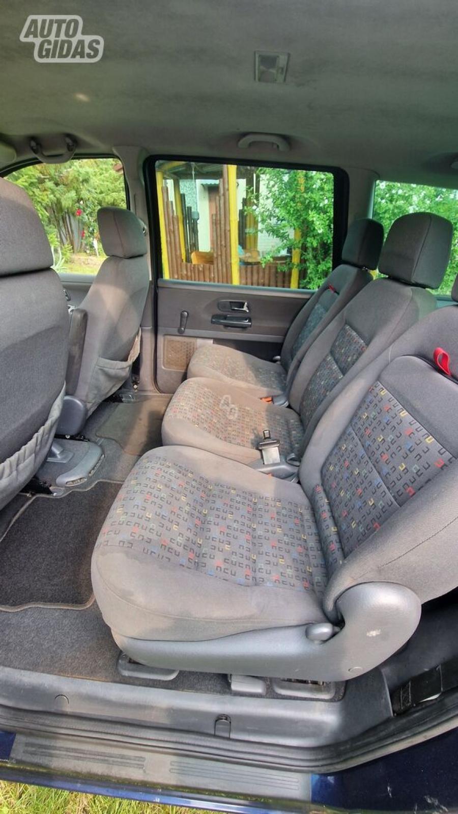 Zils Volkswagen Sharan 2001 Kauņa, ar dzinēja tilpumu 1.90 L un nobraukumu 292 tūkst. km par 1300 €, foto 13 vietnē AUTOMOTO.COM.LV