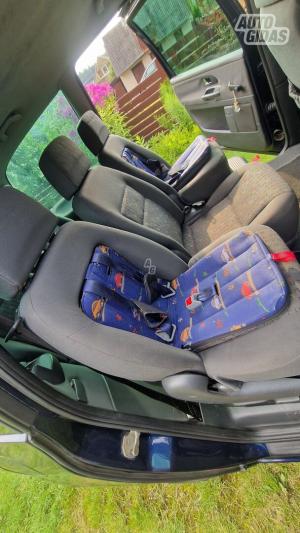 Zils Volkswagen Sharan 2001 Kauņa, ar dzinēja tilpumu 1.90 L un nobraukumu 292 tūkst. km par 1300 €, foto 14 vietnē AUTOMOTO.COM.LV
