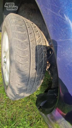 Zils Volkswagen Sharan 2001 Kauņa, ar dzinēja tilpumu 1.90 L un nobraukumu 292 tūkst. km par 1300 €, foto 16 vietnē AUTOMOTO.COM.LV