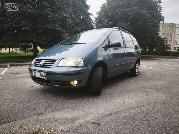 Zils Volkswagen Sharan 2001 Radviliškis, ar dzinēja tilpumu 2.00 L un nobraukumu 292 tūkst. km par 1750 €, foto 1 vietnē AUTOMOTO.COM.LV