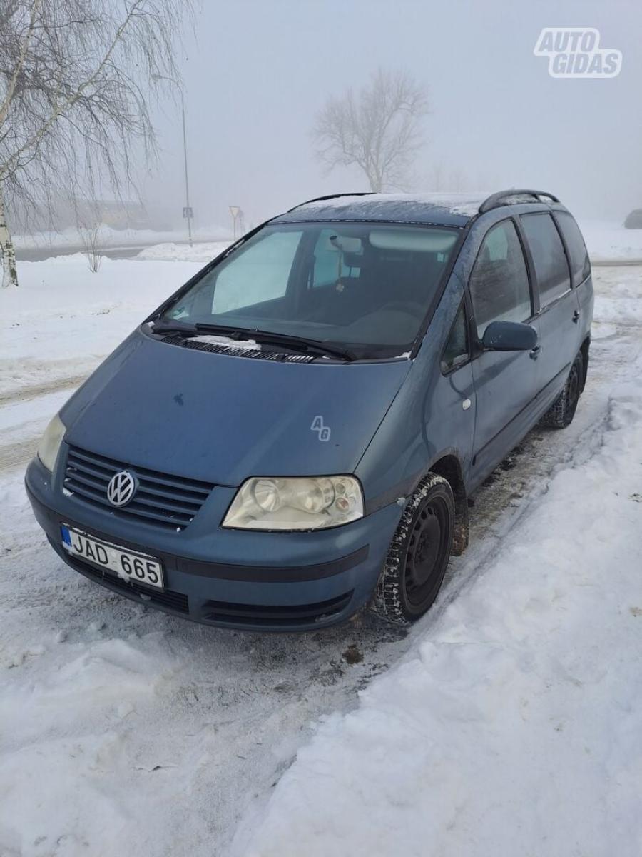 Blue Volkswagen Sharan 2002 in Klaipeda, with an engine capacity of 2.00 L and mileage of 363 thousand km for 750 €, photo 1 on AUTOMOTO.COM.LV