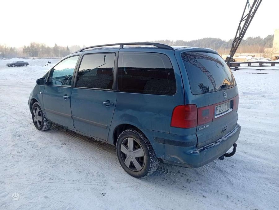 Zils Volkswagen Sharan 2002 Kauņa, ar dzinēja tilpumu 1.90 L un nobraukumu 380 tūkst. km par 850 €, foto 6 vietnē AUTOMOTO.COM.LV