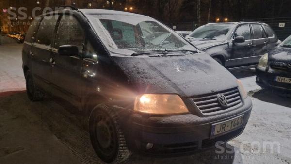 Blue Volkswagen Sharan 2002 in Riga, with an engine capacity of 1.90 L and mileage of 0 thousand km for 1090 €, photo 3 on AUTOMOTO.COM.LV
