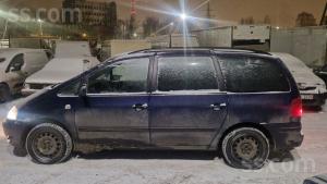 Blue Volkswagen Sharan 2002 in Riga, with an engine capacity of 1.90 L and mileage of 0 thousand km for 1090 €, photo 4 on AUTOMOTO.COM.LV
