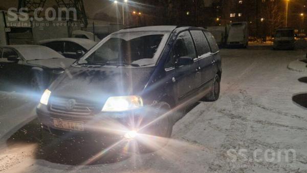 Blue Volkswagen Sharan 2002 in Riga, with an engine capacity of 1.90 L and mileage of 0 thousand km for 1090 €, photo 9 on AUTOMOTO.COM.LV