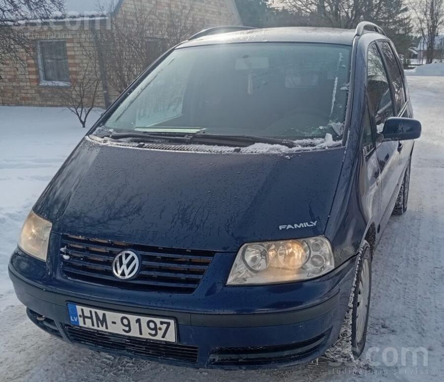 Blue Volkswagen Sharan 2002 in Madona, with an engine capacity of 1.90 L and mileage of 439 thousand km for 1100 €, photo 3 on AUTOMOTO.COM.LV