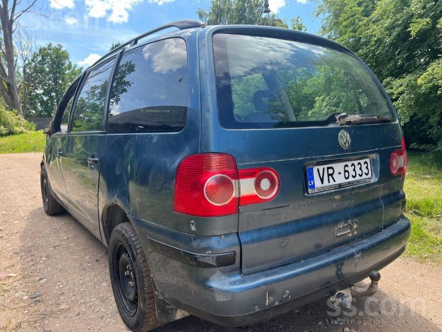 Zils Volkswagen Sharan 2002 Cēsis, ar dzinēja tilpumu 1.90 L un nobraukumu 462 tūkst. km par 380 €, foto 3 vietnē AUTOMOTO.COM.LV