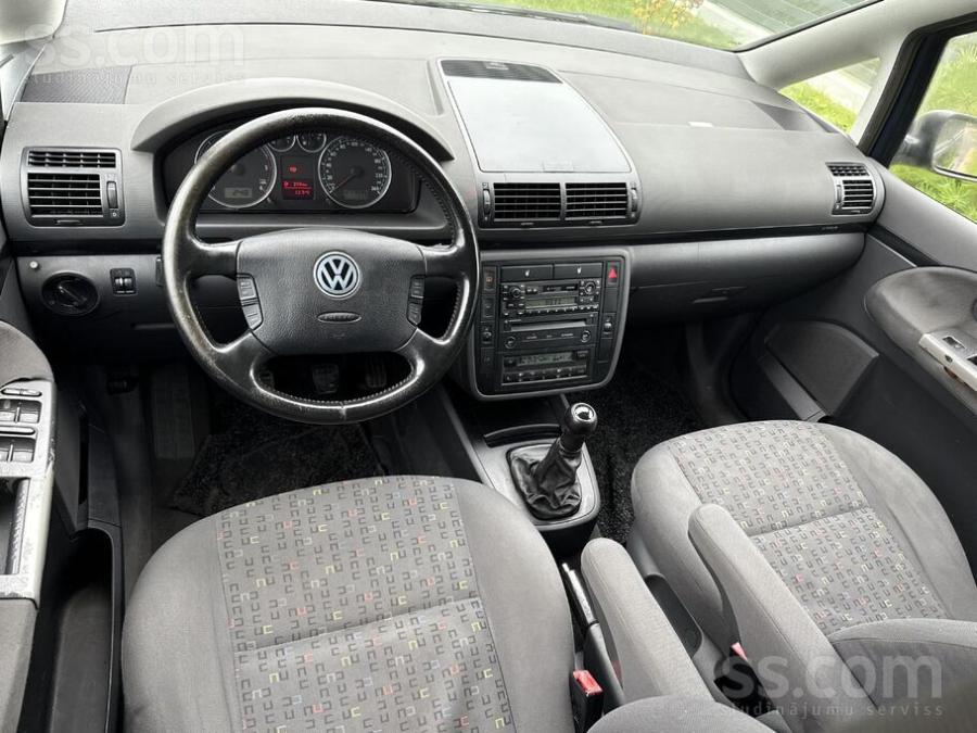 Zils Volkswagen Sharan 2002 Rīga, ar dzinēja tilpumu 1.90 L un nobraukumu 277 tūkst. km par 2450 €, foto 7 vietnē AUTOMOTO.COM.LV