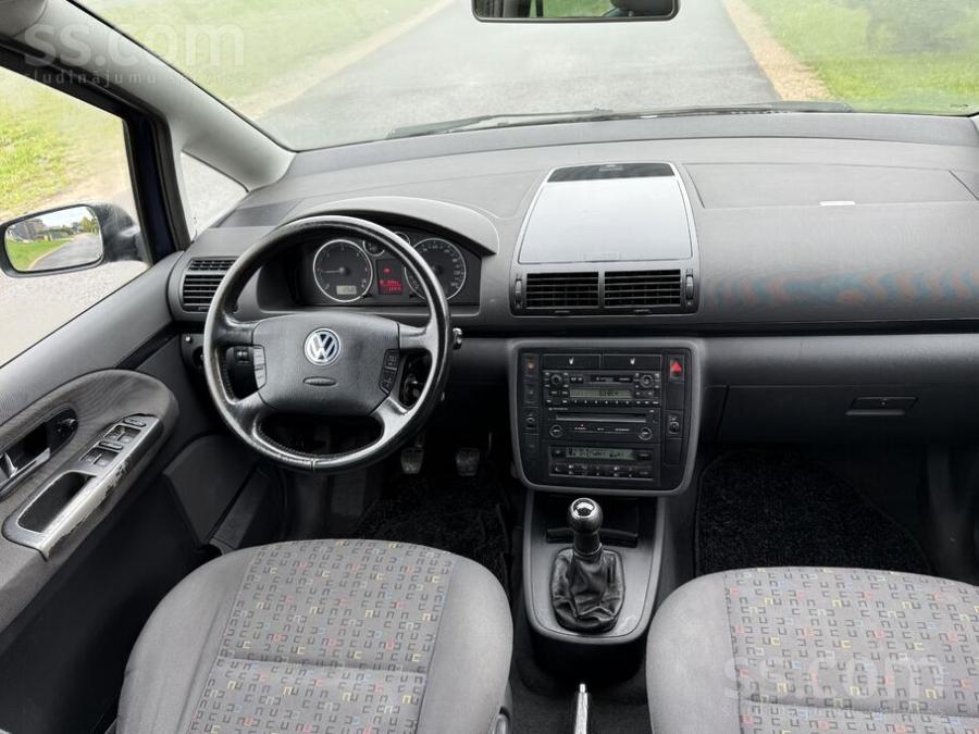 Zils Volkswagen Sharan 2002 Rīga, ar dzinēja tilpumu 1.90 L un nobraukumu 277 tūkst. km par 2450 €, foto 11 vietnē AUTOMOTO.COM.LV