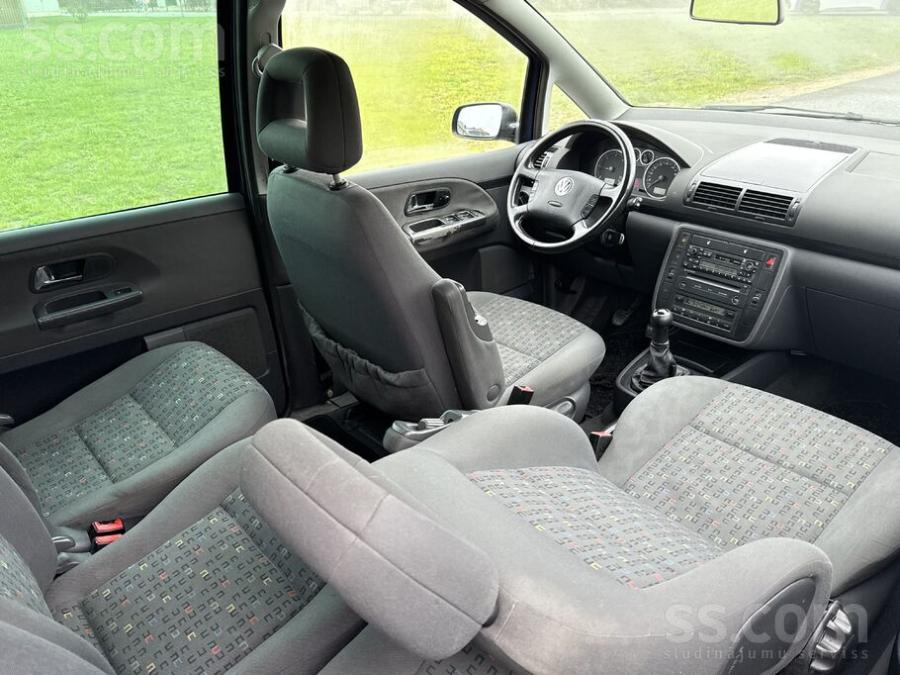 Zils Volkswagen Sharan 2002 Rīga, ar dzinēja tilpumu 1.90 L un nobraukumu 277 tūkst. km par 2450 €, foto 12 vietnē AUTOMOTO.COM.LV