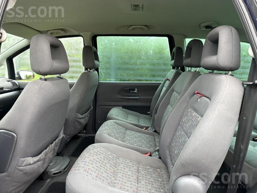 Zils Volkswagen Sharan 2002 Rīga, ar dzinēja tilpumu 1.90 L un nobraukumu 277 tūkst. km par 2450 €, foto 15 vietnē AUTOMOTO.COM.LV