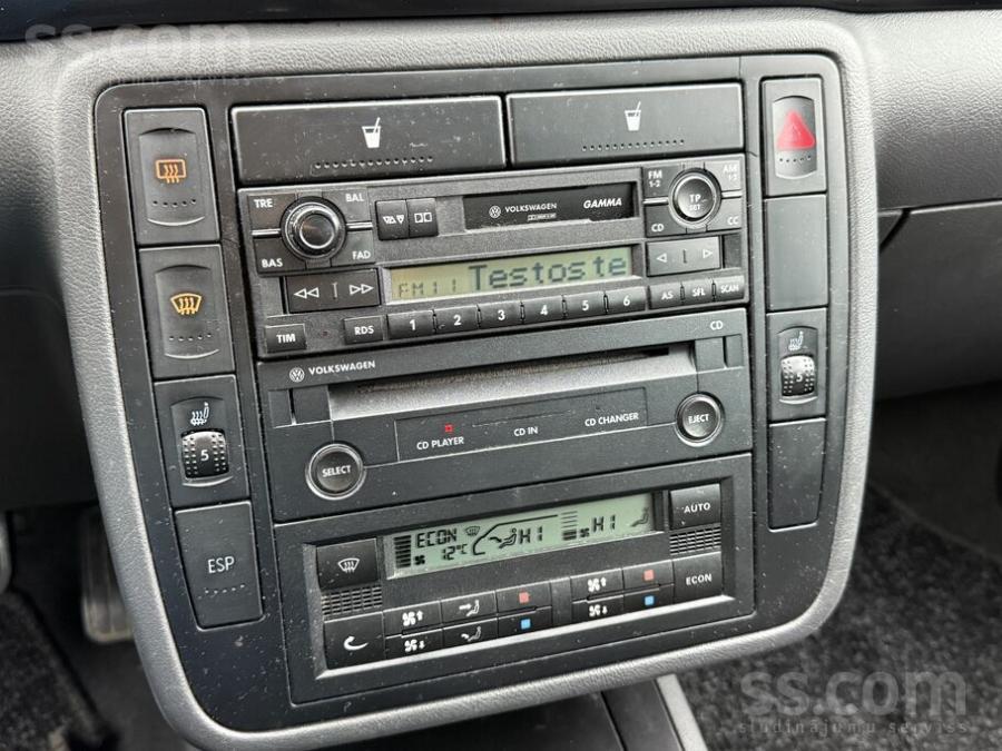 Zils Volkswagen Sharan 2002 Rīga, ar dzinēja tilpumu 1.90 L un nobraukumu 277 tūkst. km par 2450 €, foto 18 vietnē AUTOMOTO.COM.LV