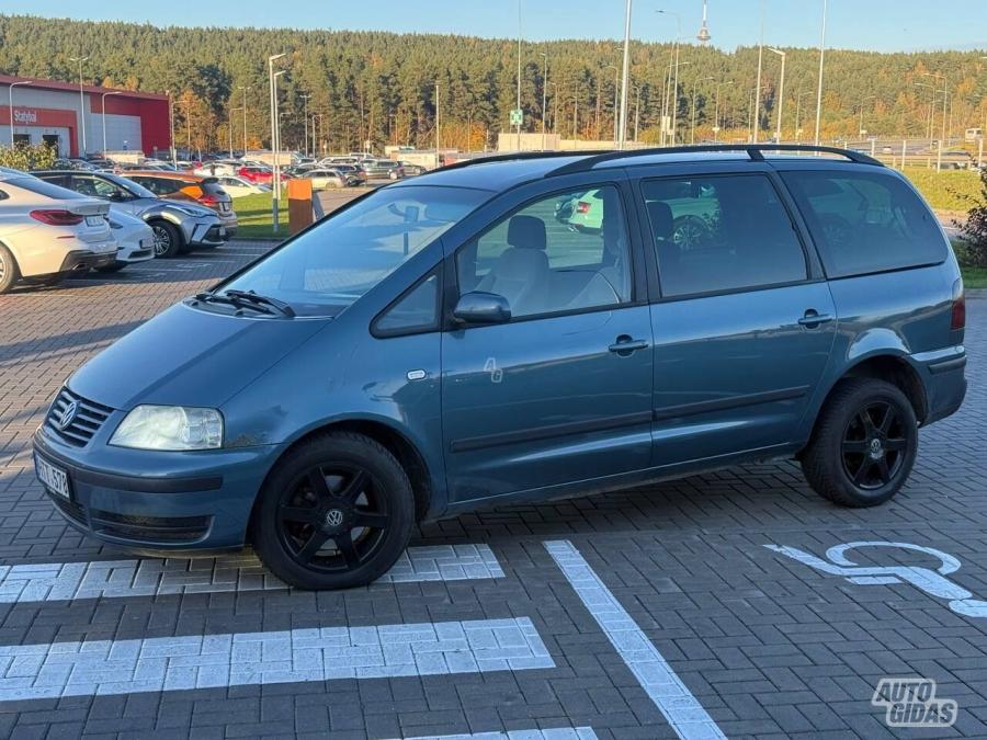 Zils Volkswagen Sharan 2002 Viļņa, ar dzinēja tilpumu 1.90 L un nobraukumu 300 tūkst. km par 1500 €, foto 5 vietnē AUTOMOTO.COM.LV