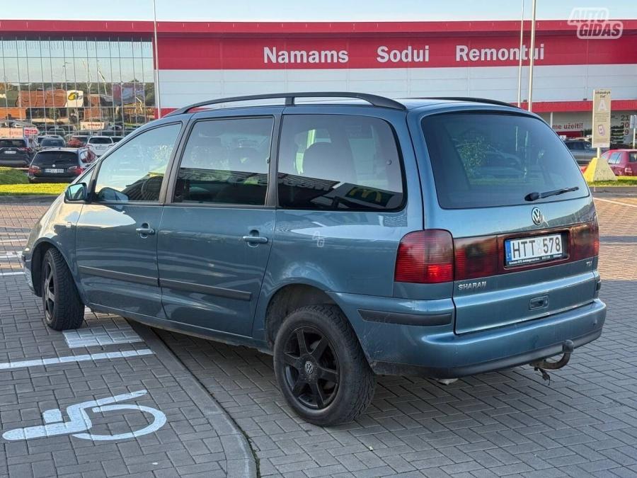 Zils Volkswagen Sharan 2002 Viļņa, ar dzinēja tilpumu 1.90 L un nobraukumu 300 tūkst. km par 1500 €, foto 6 vietnē AUTOMOTO.COM.LV