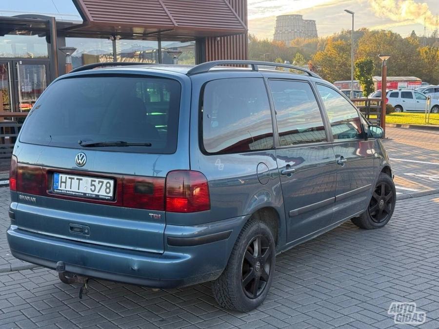Zils Volkswagen Sharan 2002 Viļņa, ar dzinēja tilpumu 1.90 L un nobraukumu 300 tūkst. km par 1500 €, foto 7 vietnē AUTOMOTO.COM.LV
