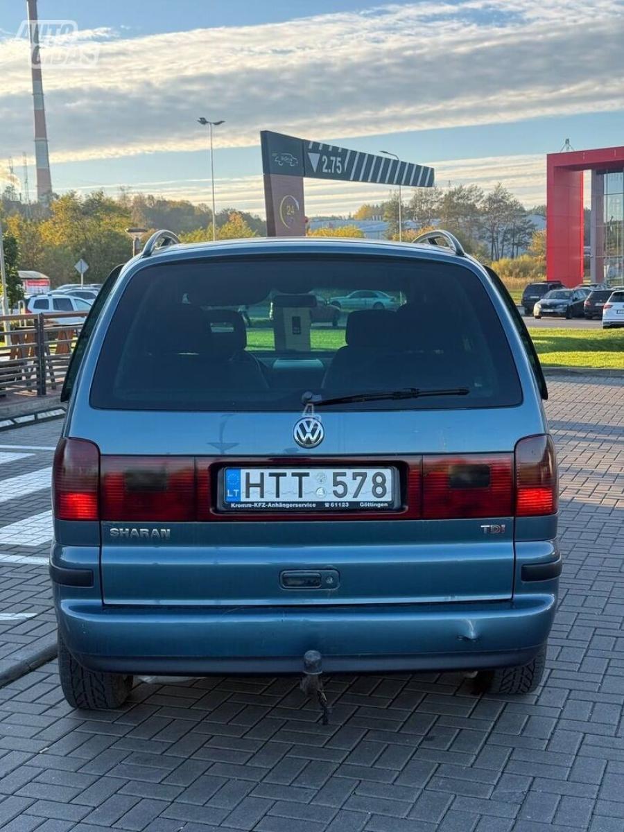 Zils Volkswagen Sharan 2002 Viļņa, ar dzinēja tilpumu 1.90 L un nobraukumu 300 tūkst. km par 1500 €, foto 8 vietnē AUTOMOTO.COM.LV