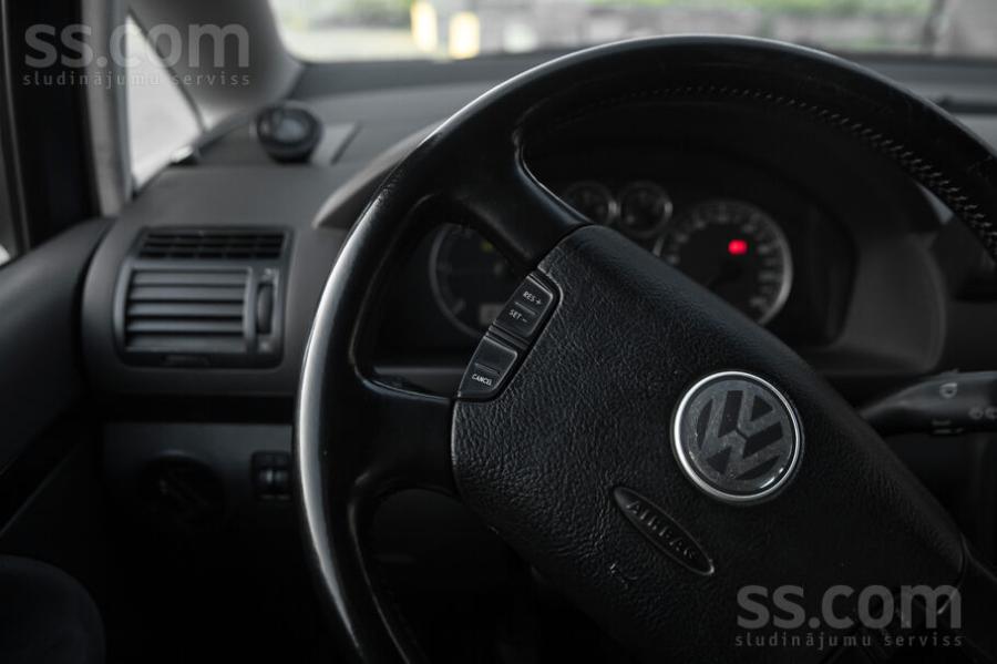 Zils Volkswagen Sharan 2003 Tukums, ar dzinēja tilpumu 1.90 L un nobraukumu 0 tūkst. km par 2500 €, foto 18 vietnē AUTOMOTO.COM.LV