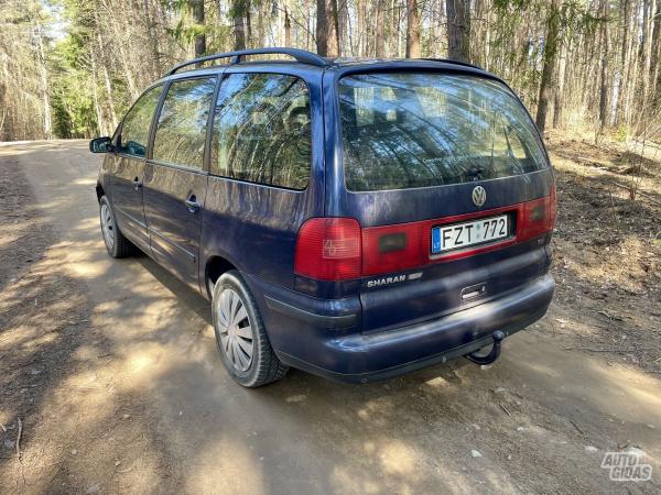 Zils Volkswagen Sharan 2003 Viļņa, ar dzinēja tilpumu 1.90 L un nobraukumu 370 tūkst. km par 1700 €, foto 4 vietnē AUTOMOTO.COM.LV