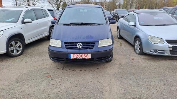 Blue Volkswagen Sharan 2003 in Vilnius, with an engine capacity of 1.90 L and mileage of 358 thousand km for 1950 €, photo 5 on AUTOMOTO.COM.LV