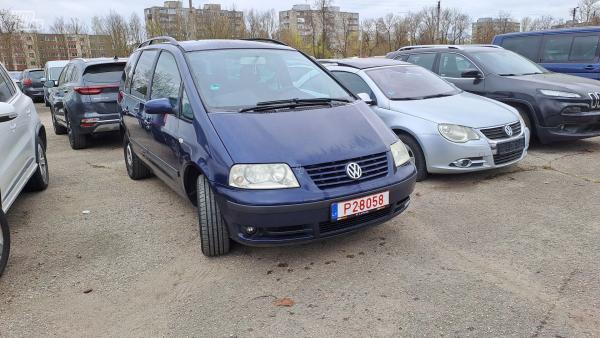 Blue Volkswagen Sharan 2003 in Vilnius, with an engine capacity of 1.90 L and mileage of 358 thousand km for 1950 €, photo 6 on AUTOMOTO.COM.LV