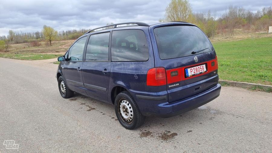 Zils Volkswagen Sharan 2003 Viļņa, ar dzinēja tilpumu 1.90 L un nobraukumu 358 tūkst. km par 1950 €, foto 14 vietnē AUTOMOTO.COM.LV