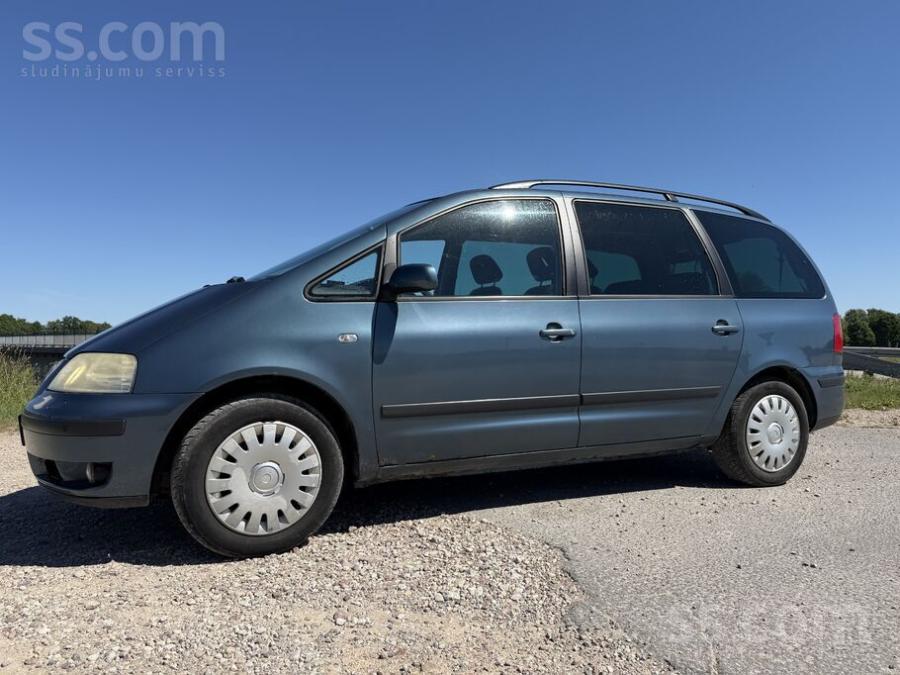 Blue Volkswagen Sharan 2003 in Liepaja, with an engine capacity of 1.80 L and mileage of 241 thousand km for 1595 €, photo 3 on AUTOMOTO.COM.LV