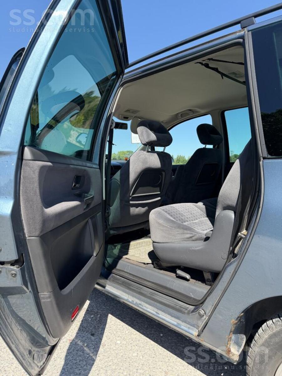 Blue Volkswagen Sharan 2003 in Liepaja, with an engine capacity of 1.80 L and mileage of 241 thousand km for 1595 €, photo 16 on AUTOMOTO.COM.LV