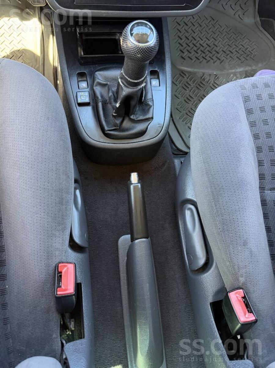 Blue Volkswagen Sharan 2003 in Liepaja, with an engine capacity of 1.80 L and mileage of 241 thousand km for 1595 €, photo 25 on AUTOMOTO.COM.LV