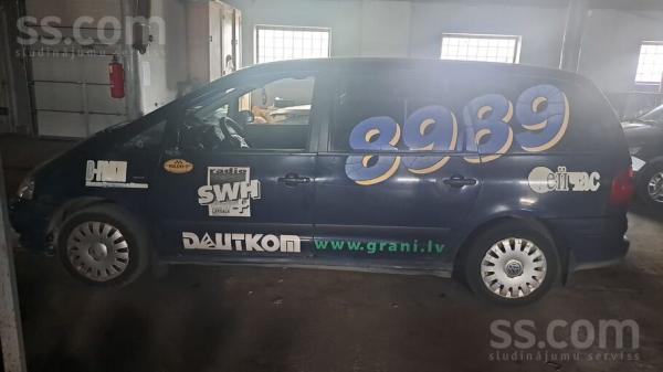 Blue Volkswagen Sharan 2003 in Daugavpils, with an engine capacity of 1.90 L and mileage of 461 thousand km for 400 €, photo 2 on AUTOMOTO.COM.LV