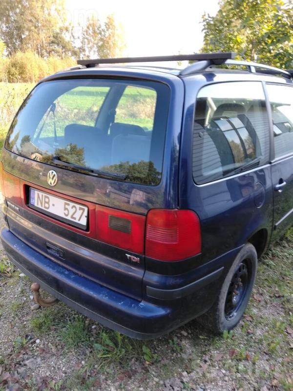Фольксваген Шаран 2003 в Рига на AUTOMOTO.COM.LV Синий Фольксваген Шаран 2003 в Рига, объемом двигателя 1.90 л и пробегом 380 тыс. км за 550 €, фото 4 на AUTOMOTO.COM.LV
