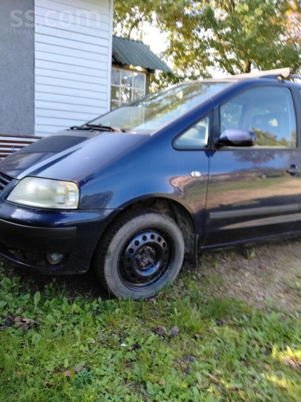 Фольксваген Шаран 2003 в Рига на AUTOMOTO.COM.LV Синий Фольксваген Шаран 2003 в Рига, объемом двигателя 1.90 л и пробегом 380 тыс. км за 550 €, фото 5 на AUTOMOTO.COM.LV