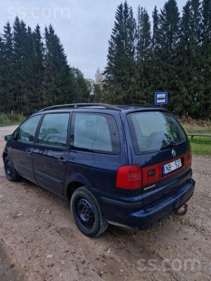 Zils Volkswagen Sharan 2003 Limbaži, ar dzinēja tilpumu 1.90 L un nobraukumu 428 tūkst. km par 700 €, foto 4 vietnē AUTOMOTO.COM.LV