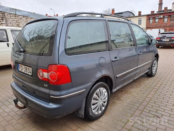 Zils Volkswagen Sharan 2004 Liepāja, ar dzinēja tilpumu 2.00 L un nobraukumu 284 tūkst. km par 750 €, foto 3 vietnē AUTOMOTO.COM.LV