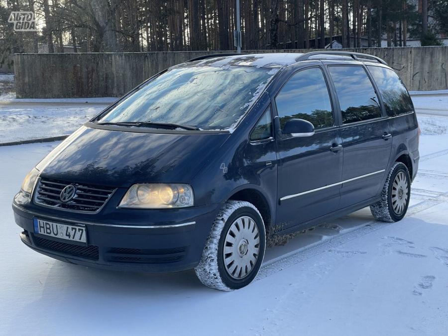 Blue Volkswagen Sharan 2004 in Varena, with an engine capacity of 1.90 L and mileage of 400 thousand km for 1200 €, photo 1 on AUTOMOTO.COM.LV
