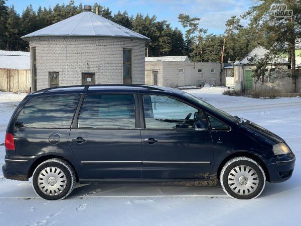Blue Volkswagen Sharan 2004 in Varena, with an engine capacity of 1.90 L and mileage of 400 thousand km for 1200 €, photo 3 on AUTOMOTO.COM.LV