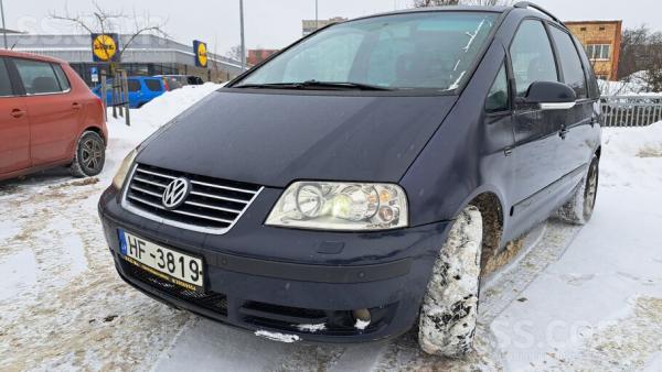 Zils Volkswagen Sharan 2004 Daugavpils, ar dzinēja tilpumu 1.90 L un nobraukumu 340 tūkst. km par 1550 €, foto 5 vietnē AUTOMOTO.COM.LV