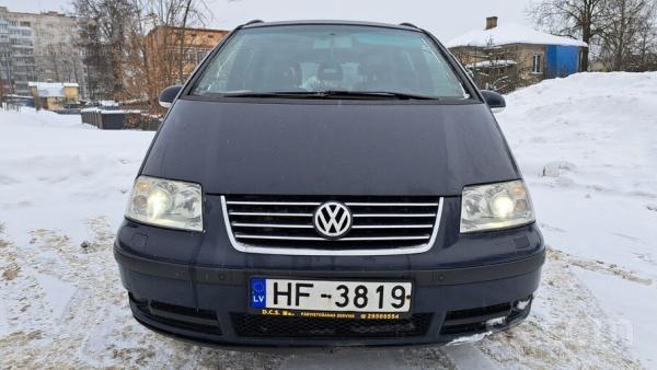 Zils Volkswagen Sharan 2004 Daugavpils, ar dzinēja tilpumu 1.90 L un nobraukumu 340 tūkst. km par 1550 €, foto 7 vietnē AUTOMOTO.COM.LV