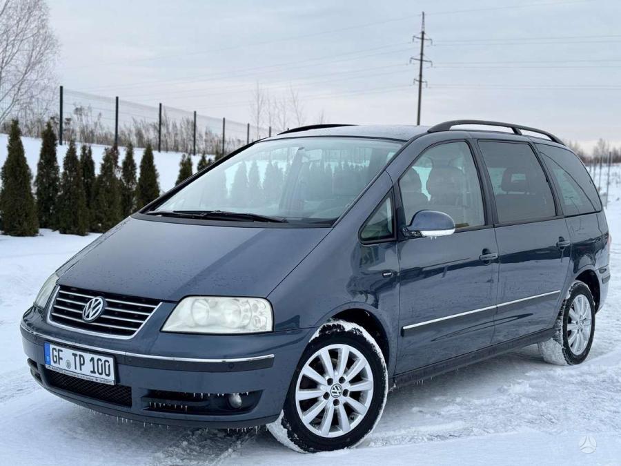 Blue Volkswagen Sharan 2004 in Kaunas, with an engine capacity of 1.90 L and mileage of 331 thousand km for 2950 €, photo 1 on AUTOMOTO.COM.LV