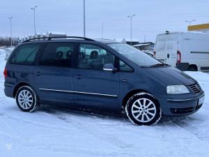 Blue Volkswagen Sharan 2004 in Kaunas, with an engine capacity of 1.90 L and mileage of 331 thousand km for 2950 €, photo 8 on AUTOMOTO.COM.LV