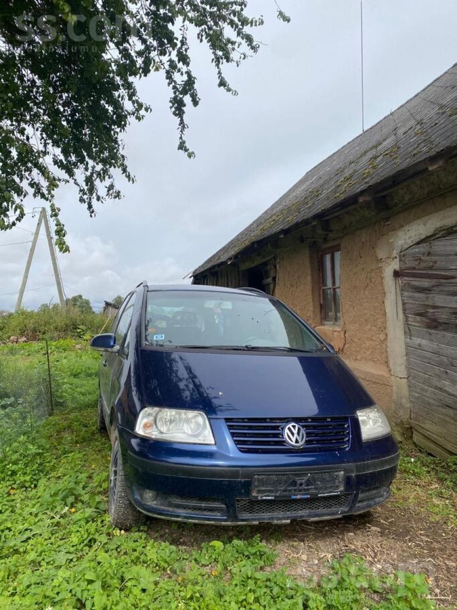 Blue Volkswagen Sharan 2004 in Jelgava, with an engine capacity of 1.90 L and mileage of 460 thousand km for 500 €, photo 1 on AUTOMOTO.COM.LV