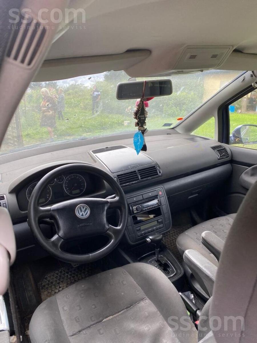 Blue Volkswagen Sharan 2004 in Jelgava, with an engine capacity of 1.90 L and mileage of 460 thousand km for 500 €, photo 3 on AUTOMOTO.COM.LV