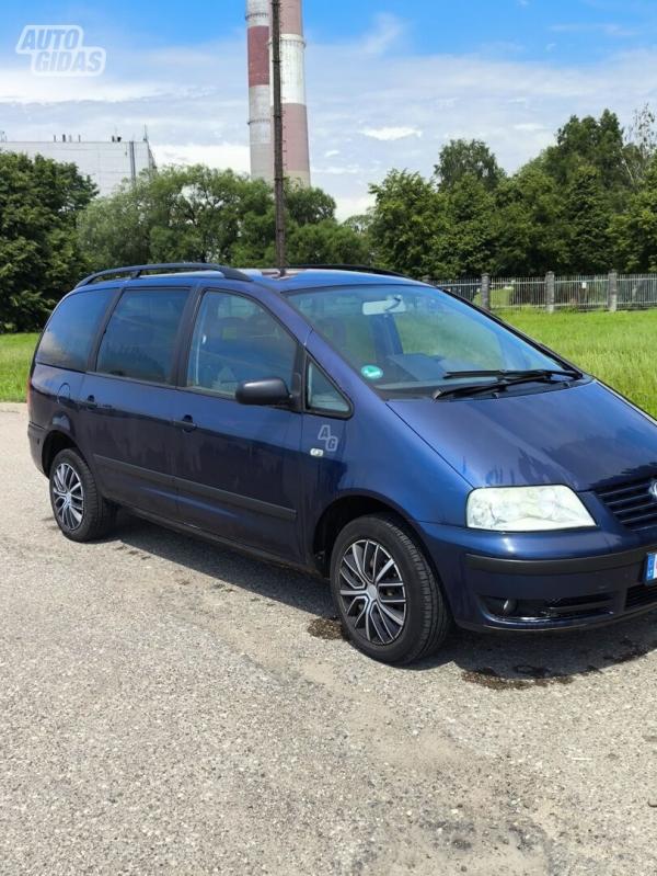 Blue Volkswagen Sharan 2004 in Kaunas, with an engine capacity of 2.00 L and mileage of 322 thousand km for 1550 €, photo 1 on AUTOMOTO.COM.LV