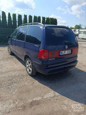 Blue Volkswagen Sharan 2004 in Vilnius, with an engine capacity of 1.90 L and mileage of 268 thousand km for 1750 €, photo 4 on AUTOMOTO.COM.LV