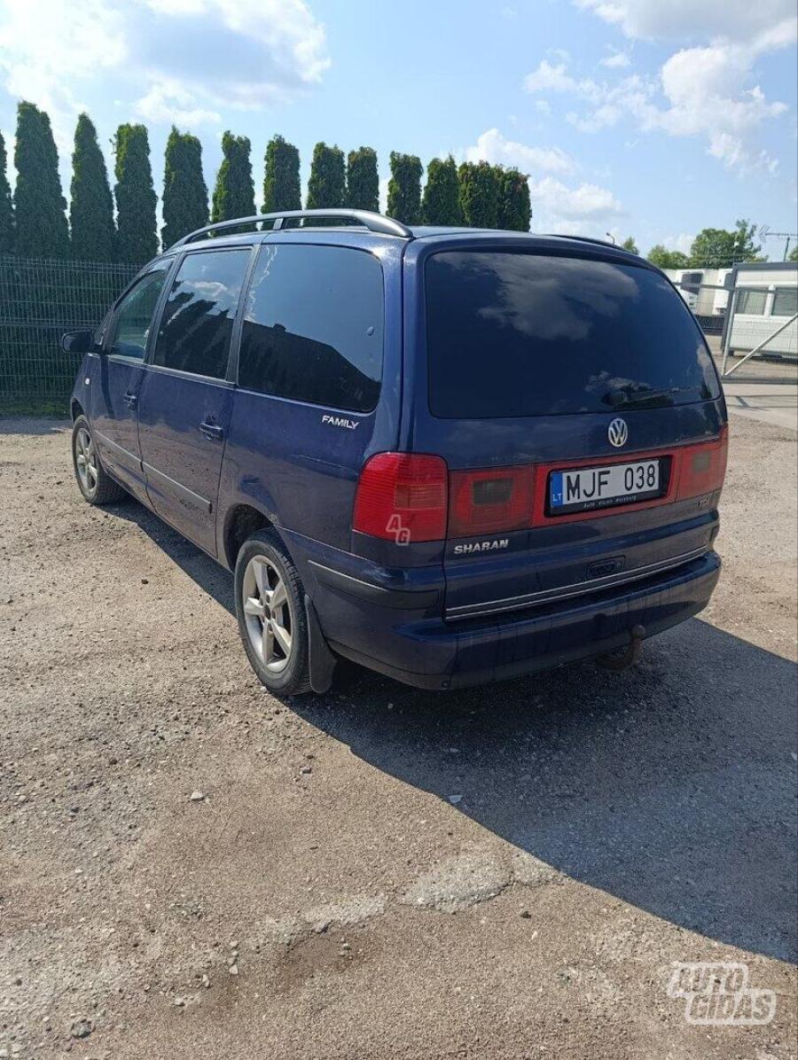 Blue Volkswagen Sharan 2004 in Vilnius, with an engine capacity of 1.90 L and mileage of 268 thousand km for 1750 €, photo 4 on AUTOMOTO.COM.LV