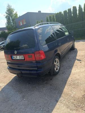 Blue Volkswagen Sharan 2004 in Vilnius, with an engine capacity of 1.90 L and mileage of 268 thousand km for 1750 €, photo 5 on AUTOMOTO.COM.LV