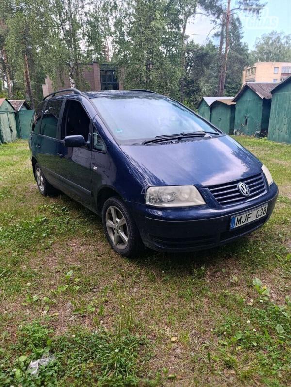 Blue Volkswagen Sharan 2004 in Vilnius, with an engine capacity of 1.90 L and mileage of 268 thousand km for 1750 €, photo 6 on AUTOMOTO.COM.LV